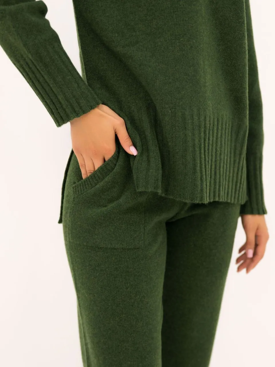 Брюки из шерсти мериноса Gerry Ross, цвет зеленый, купить по цене 230 ...